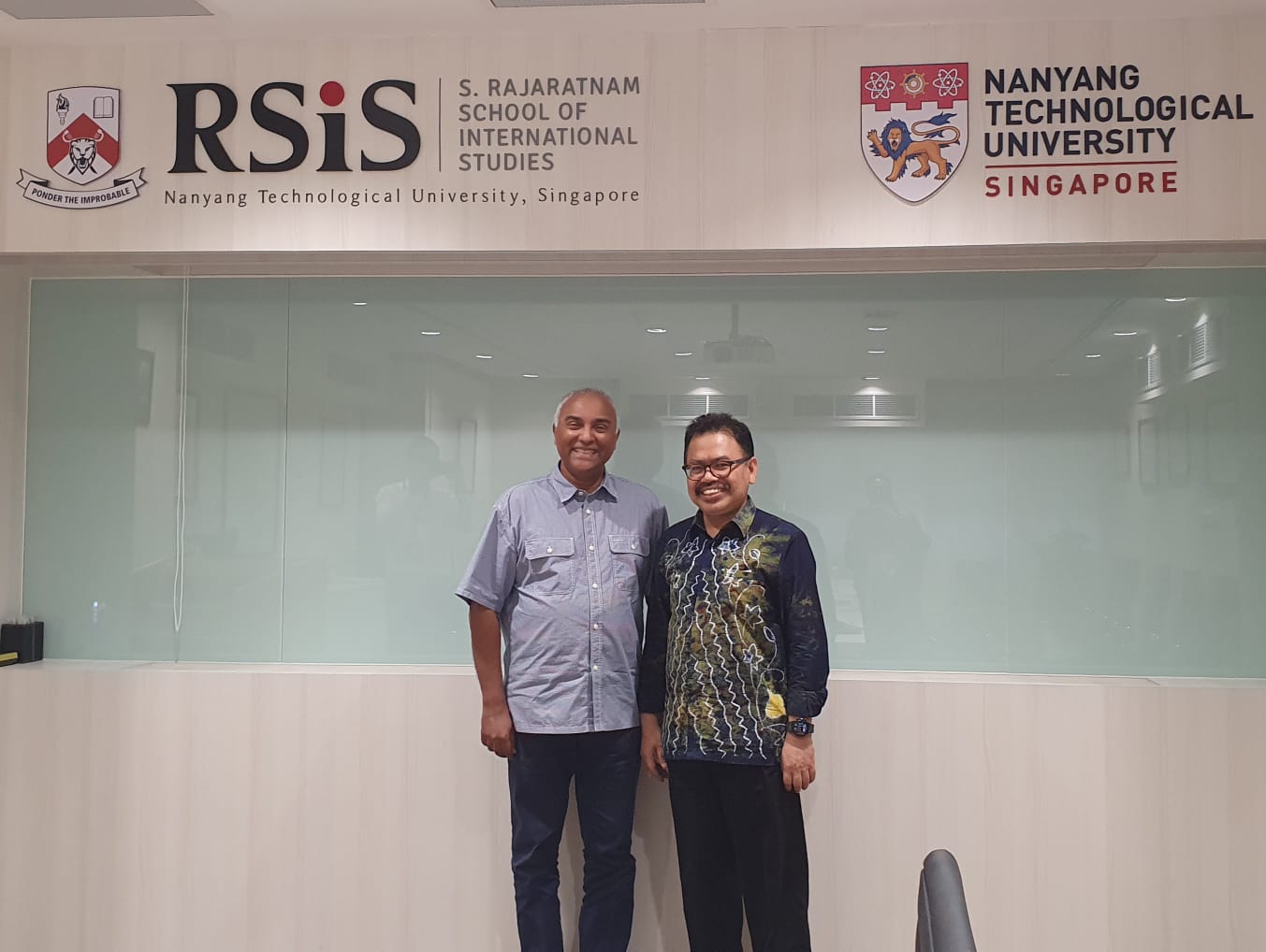 Ke Singapura, Rektor Jajaki Kerja Sama dengan ISEAS dan RSIS - Situs ...