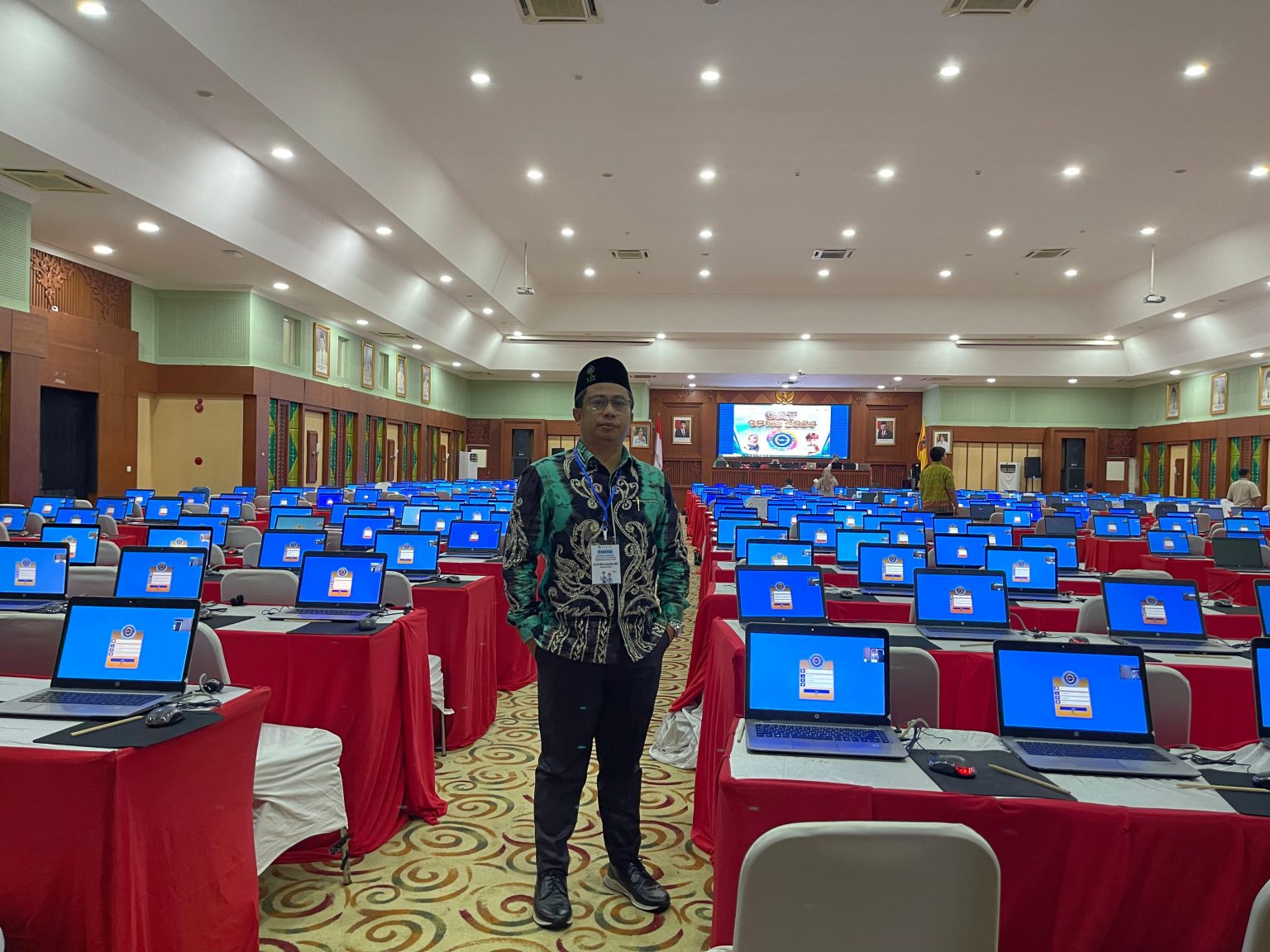 SKD CPNS 2024 di Auditorium Idham Chalid Berlangsung Hingga Malam ...