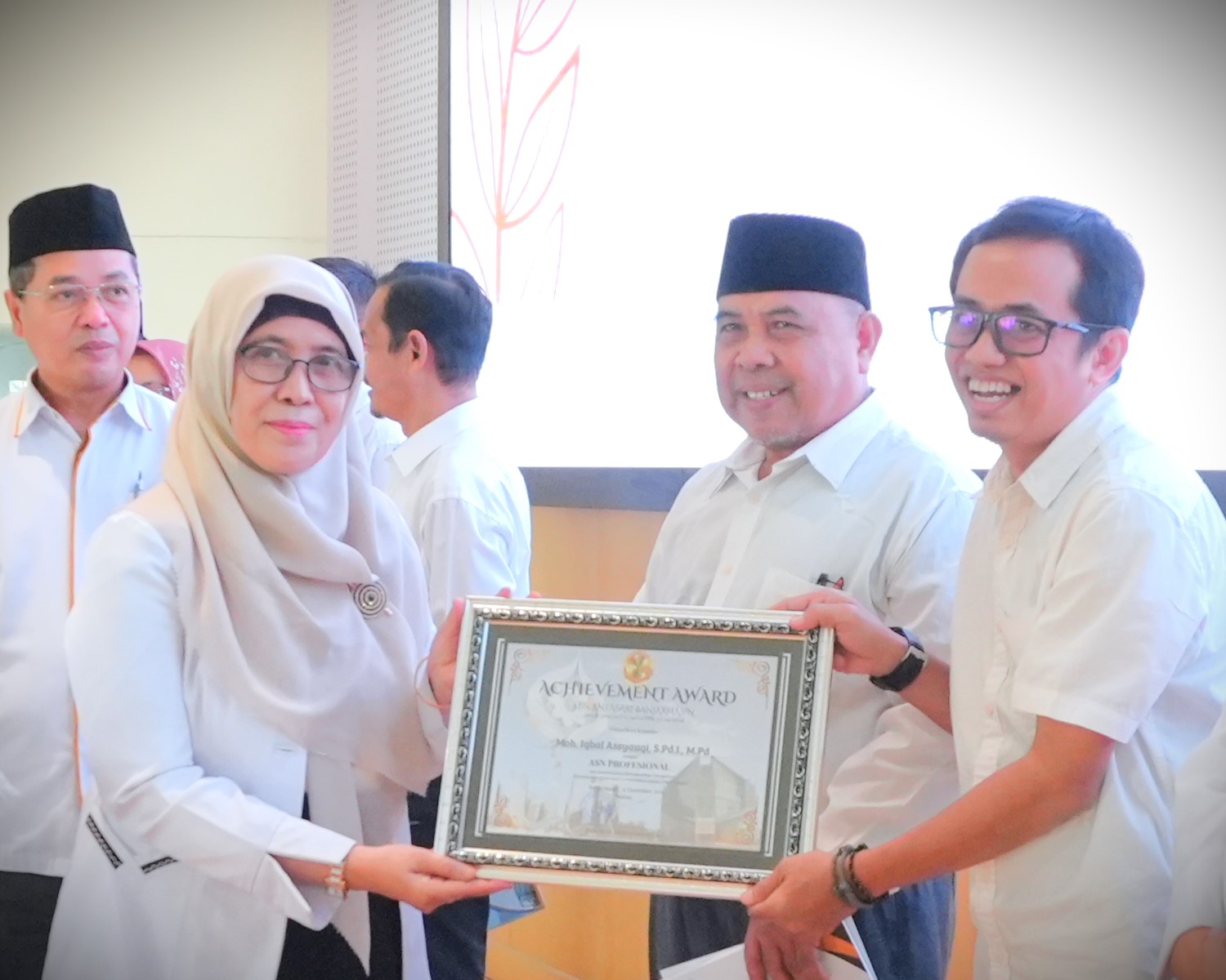 Pengelola Prodi S-2 PAI Raih Achievement Awards 2024, Kerja Taktis Dapatkan Akreditasi Unggul ...